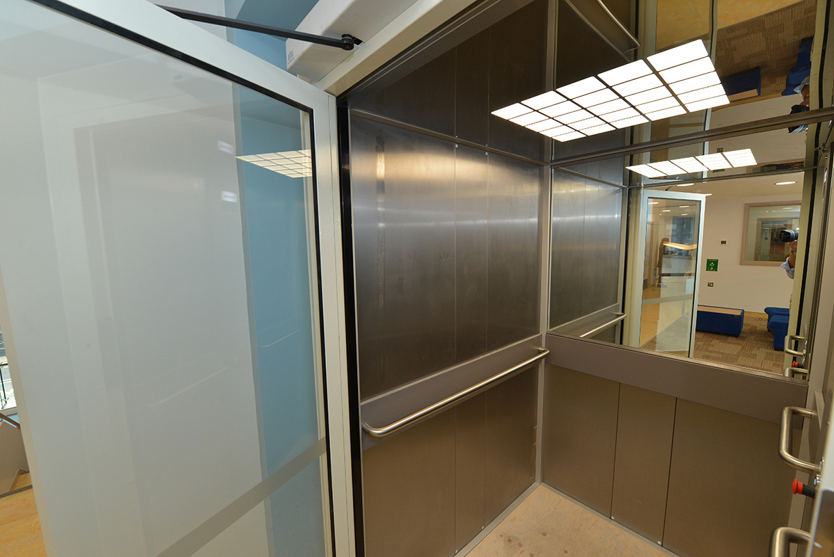 Cabin Platform Lift Range | Midilift Plus | Stannah